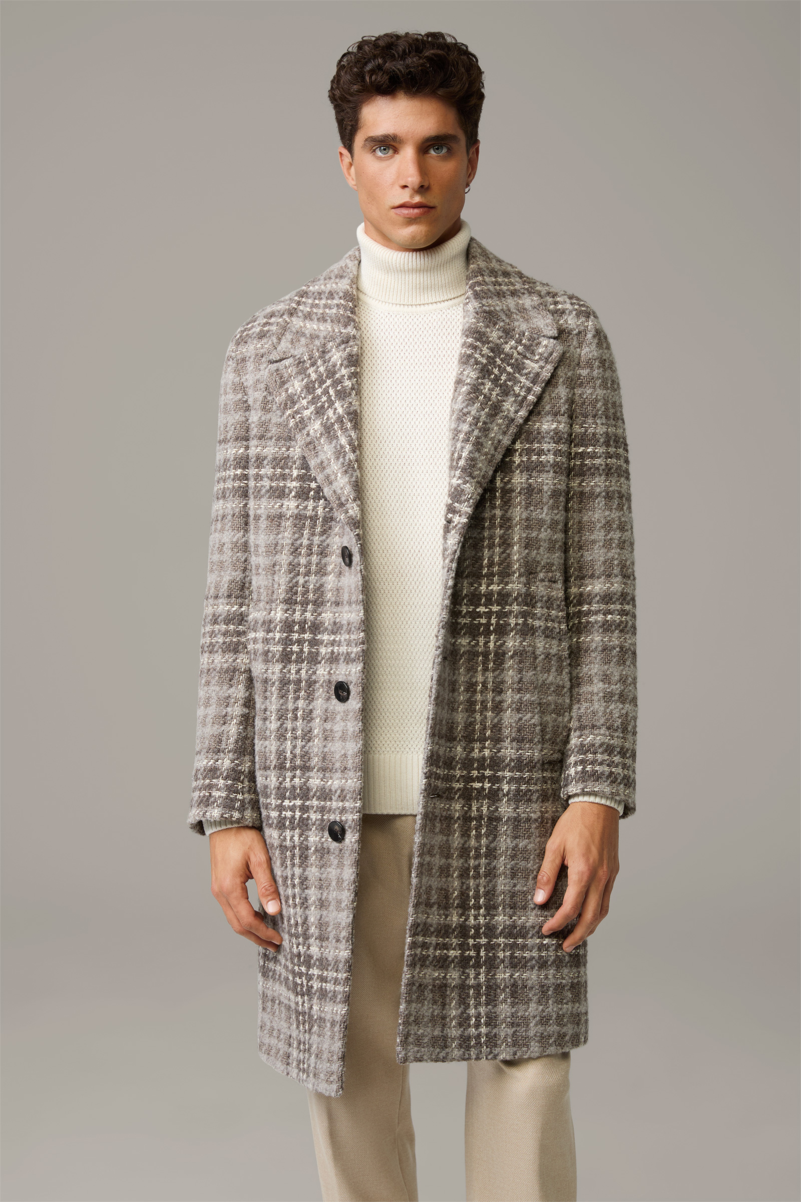 Découvrez les looks de Strellson dans la boutique en ligne.