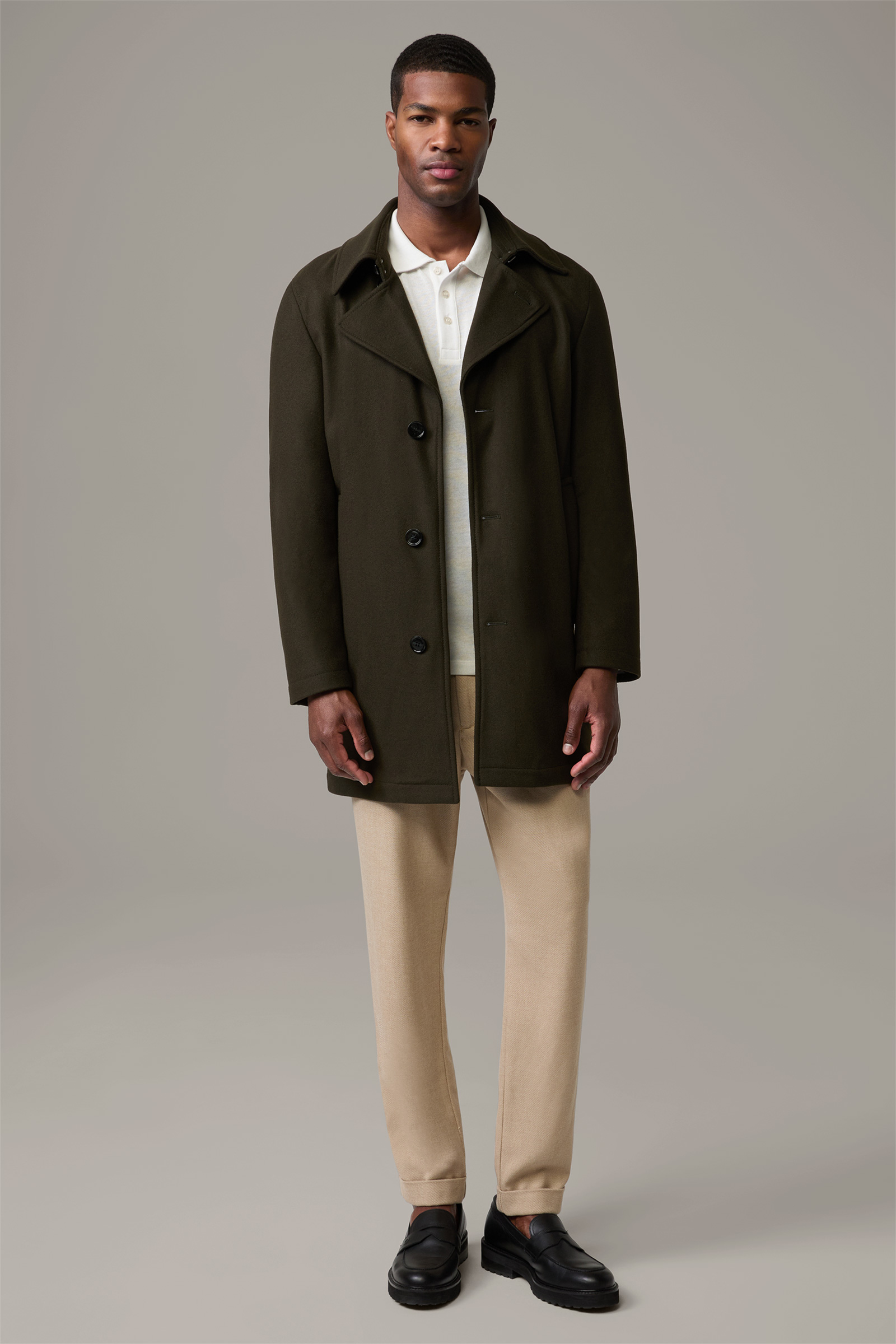 Découvrez les looks de Strellson dans la boutique en ligne.