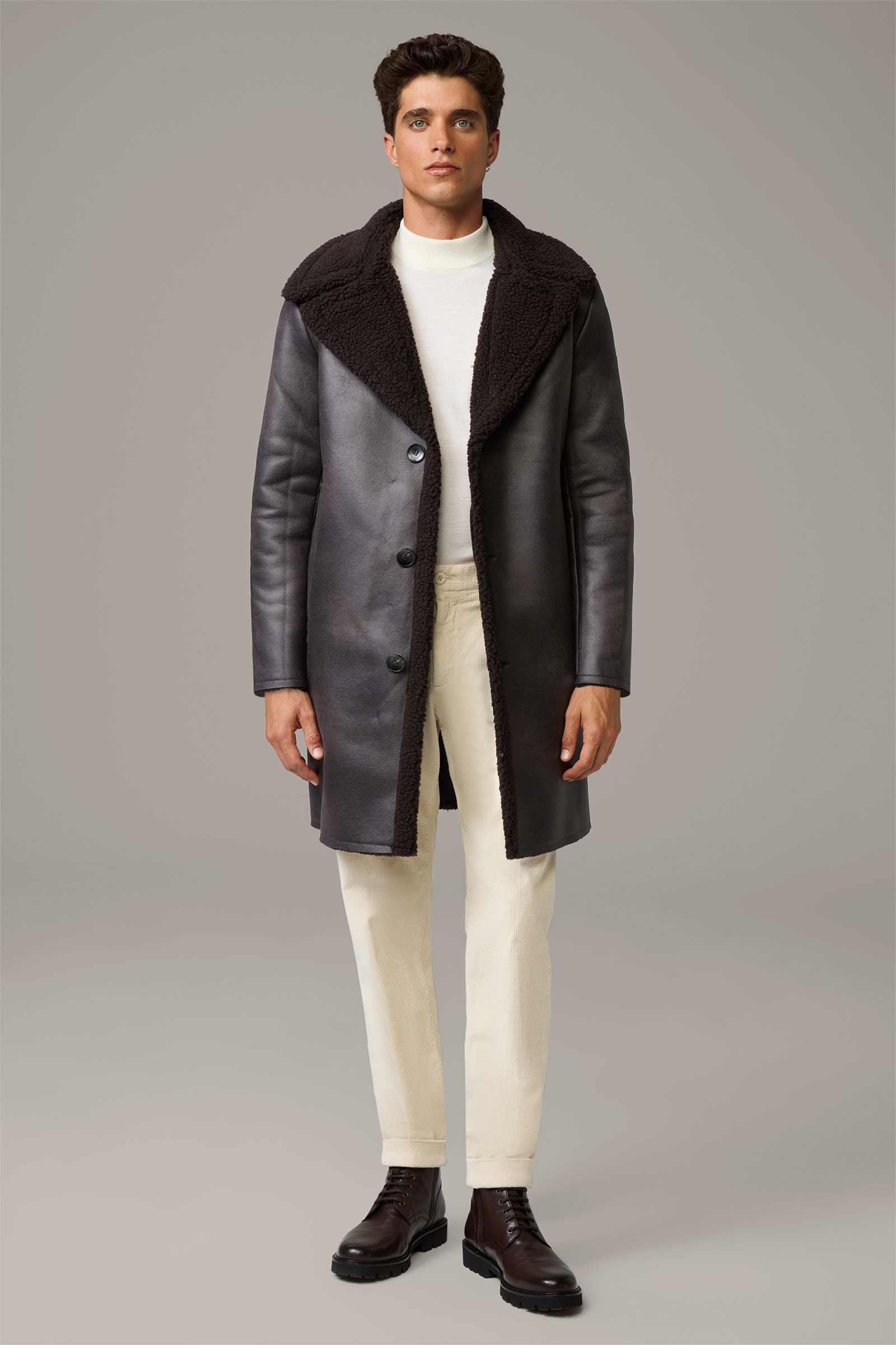 Découvrez les looks de Strellson dans la boutique en ligne.