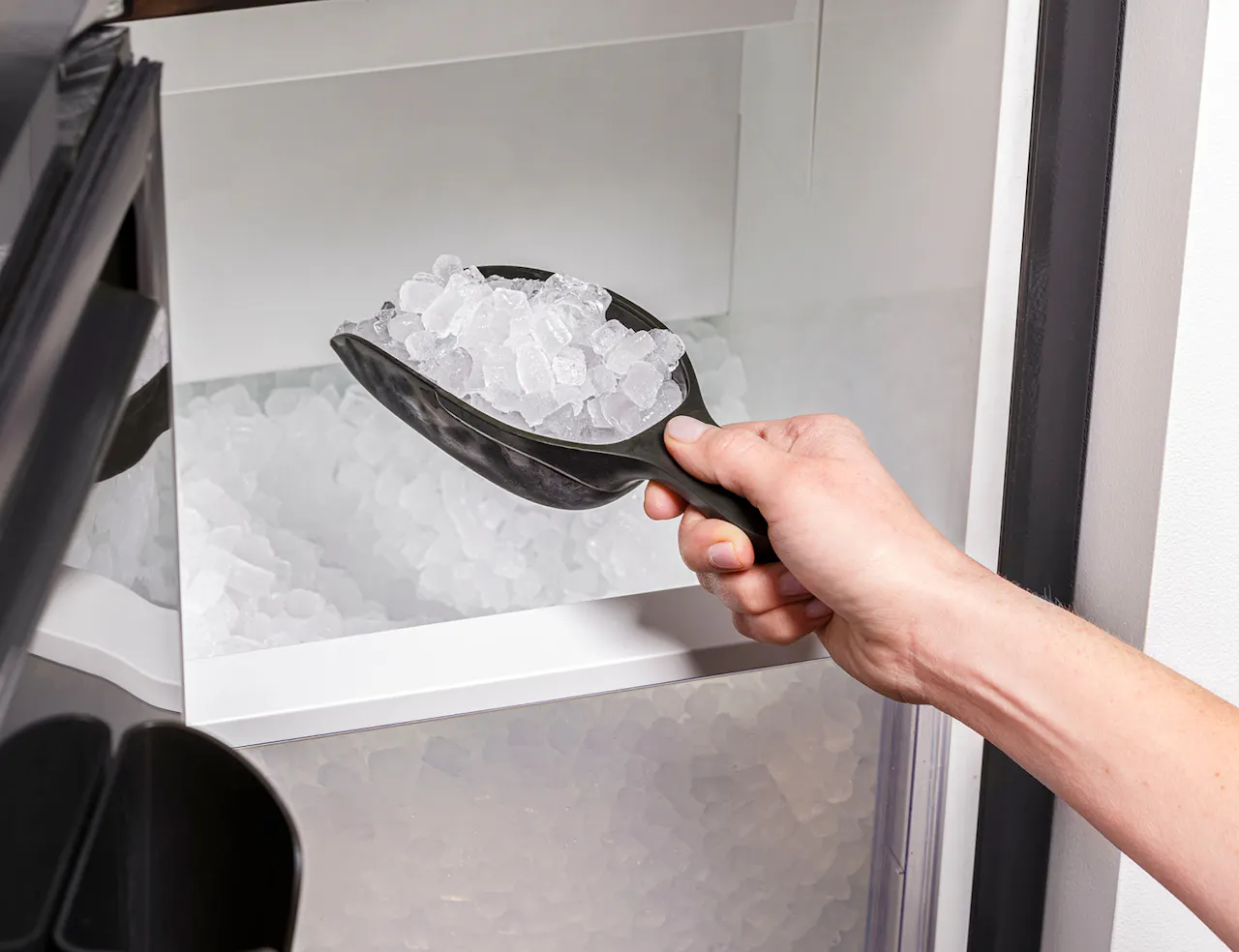 Explore Built-In Undercounter Ice Makers | Café Appliances